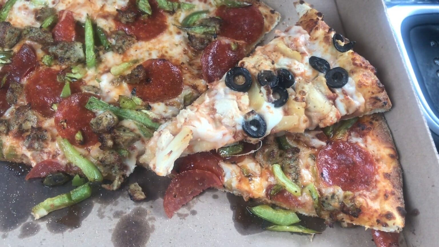 Domino’s Brooklyn Style Vs. Hand Tossed Pizza - Choose the Perfect ...