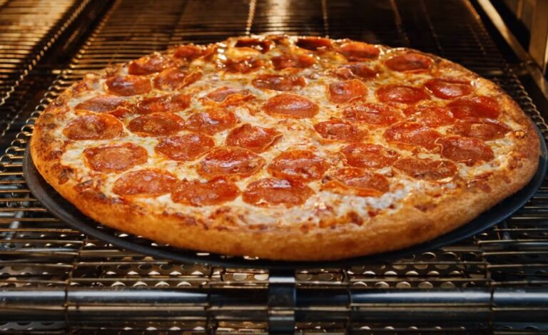 6 Domino’s Crust Types In The USA: From Thin to Pan