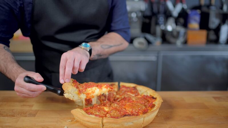 What Is A Deep Dish Pizza? The Ultimate Guide to Chicago’s Signature ...