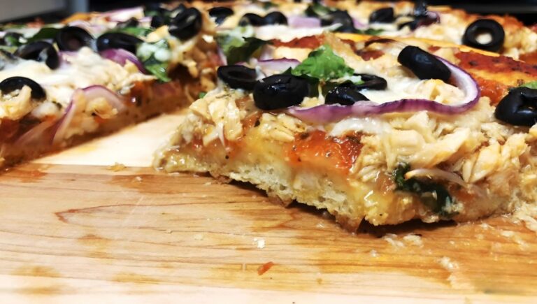 What Fish Can You Put On Pizza? The 7 Best Seafood Toppings - 40th ...