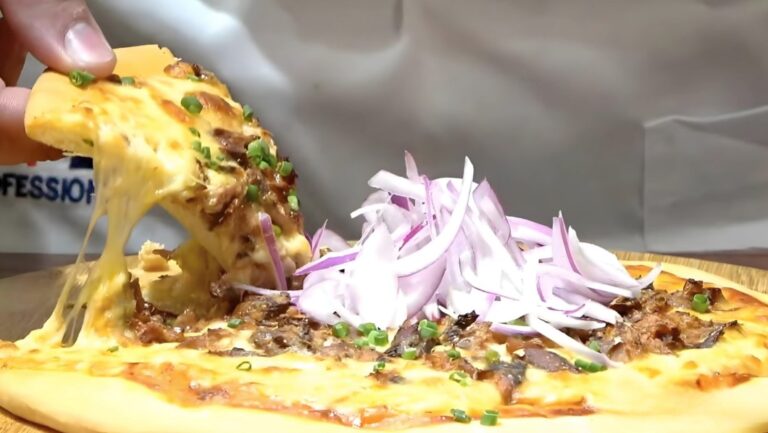 What Fish Can You Put On Pizza? The 7 Best Seafood Toppings - 40th ...